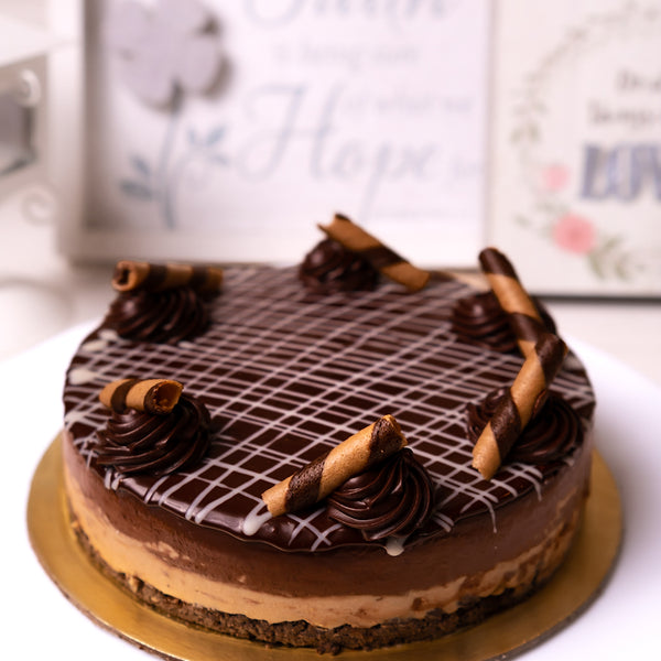 SNICKERS KICK – Sweet Obsession